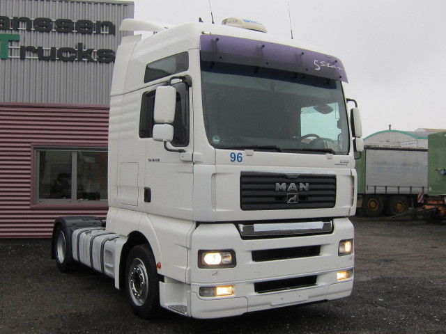 Огляд двовісного тягача MAN TGA