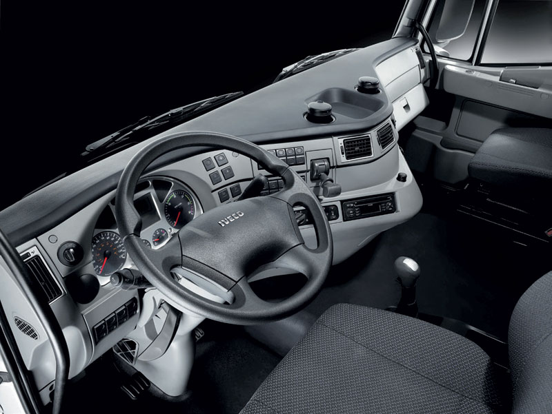 Огляд великотоннажного самоскида Iveco 682