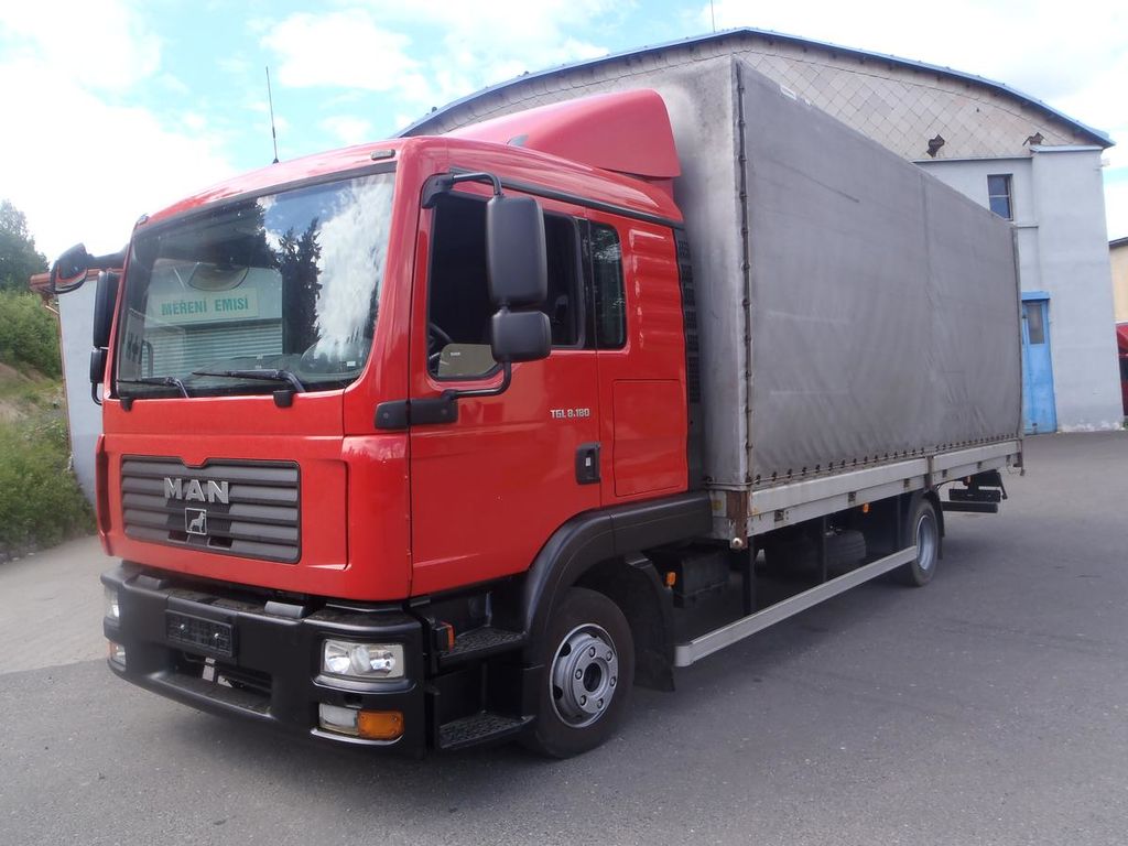 Огляд двовісної бортової моделі MAN TGL першого покоління