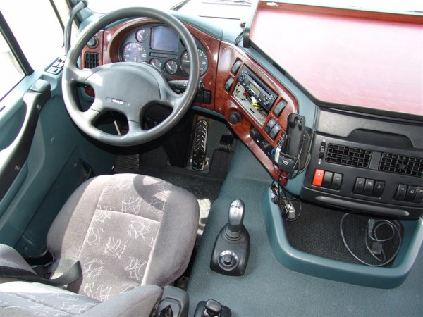 Огляд сідельного тягача DAF XF 95
